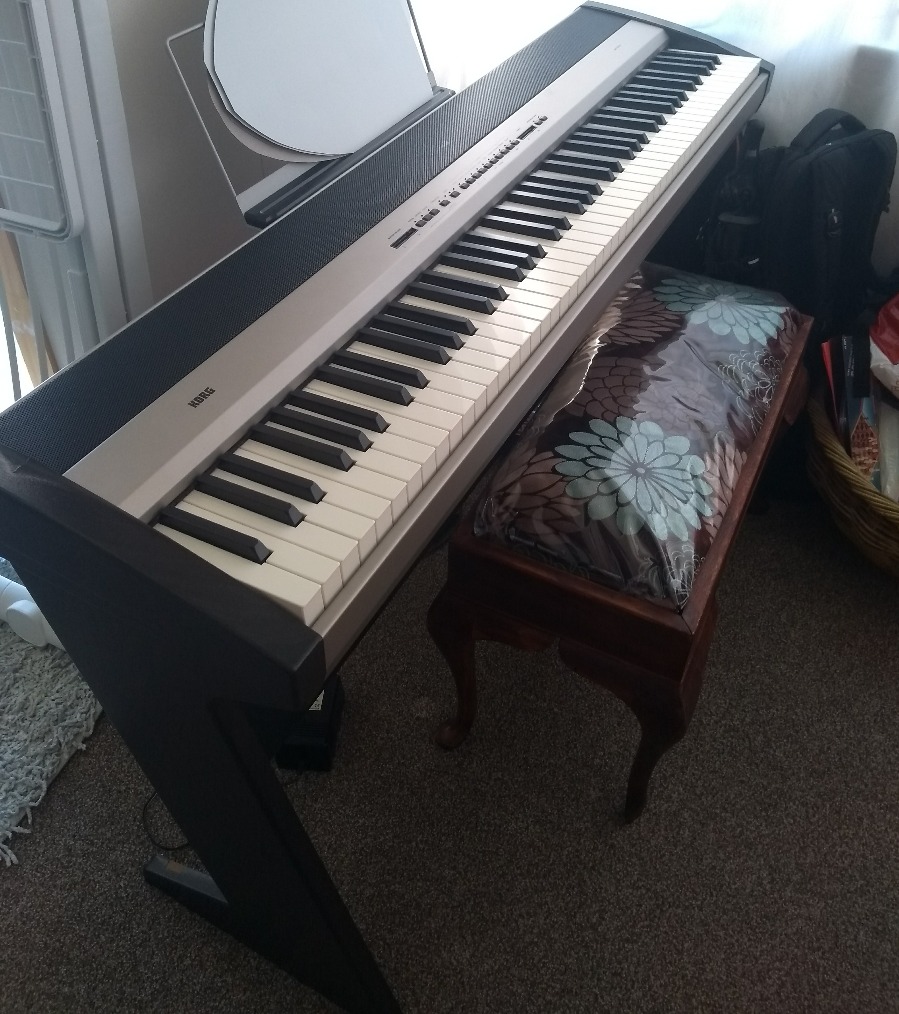 Korg sp 3oo keyboard