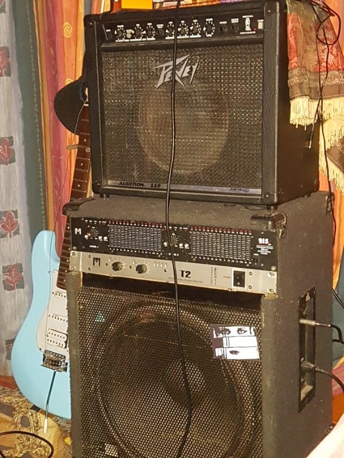 Singer, bassist, drummer wanted